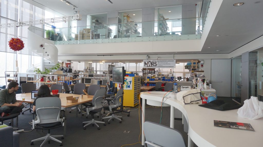 Vol.01 【縦横無尽に視線が行き交うアトリウム】 The MIT Media Lab | sciencingstyle